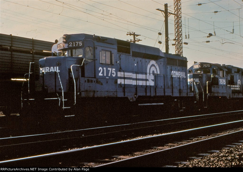 CR GP30 2175 and GP10 7575